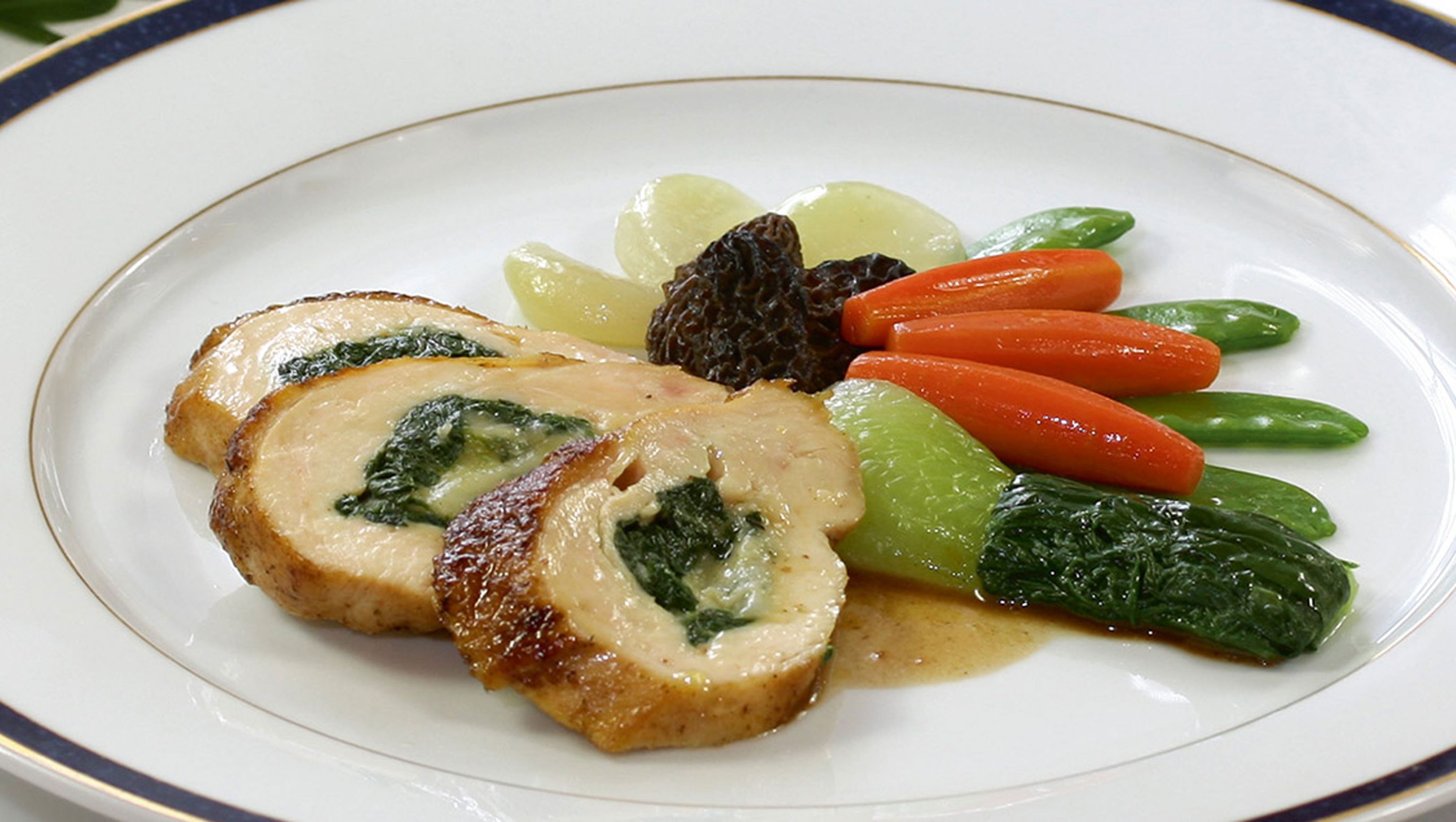 Volaille fermière farcie à la Tête de Moine AOP | Fromagerie de ...